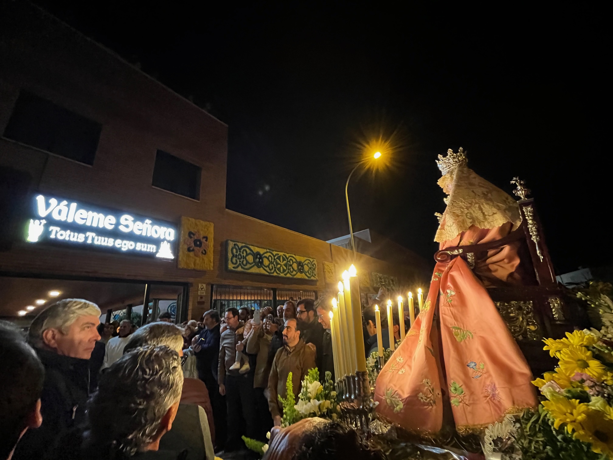La Virgen de Valme se encuentra en la Parroquia San Juan Pablo II ...